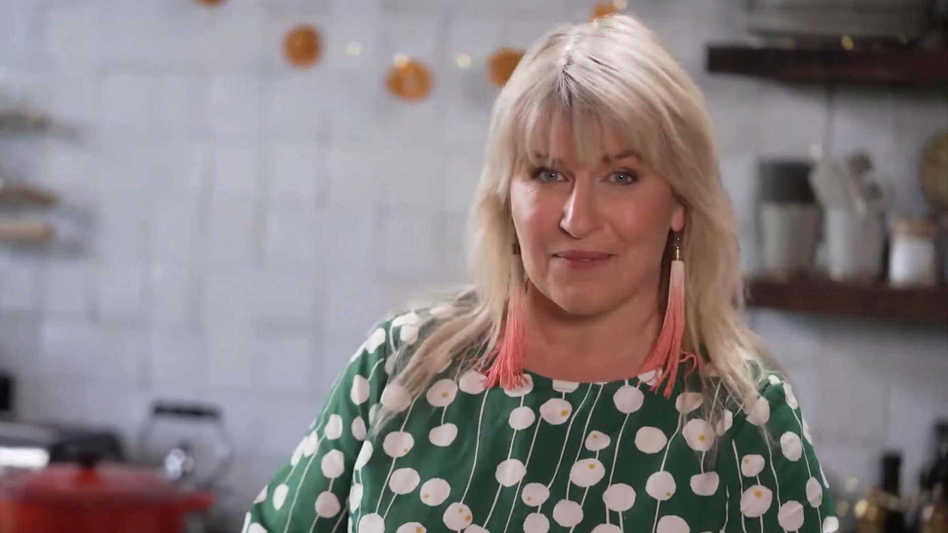 Watch EatWell Christmas with Emma Dean live or on-demand | Freeview ...